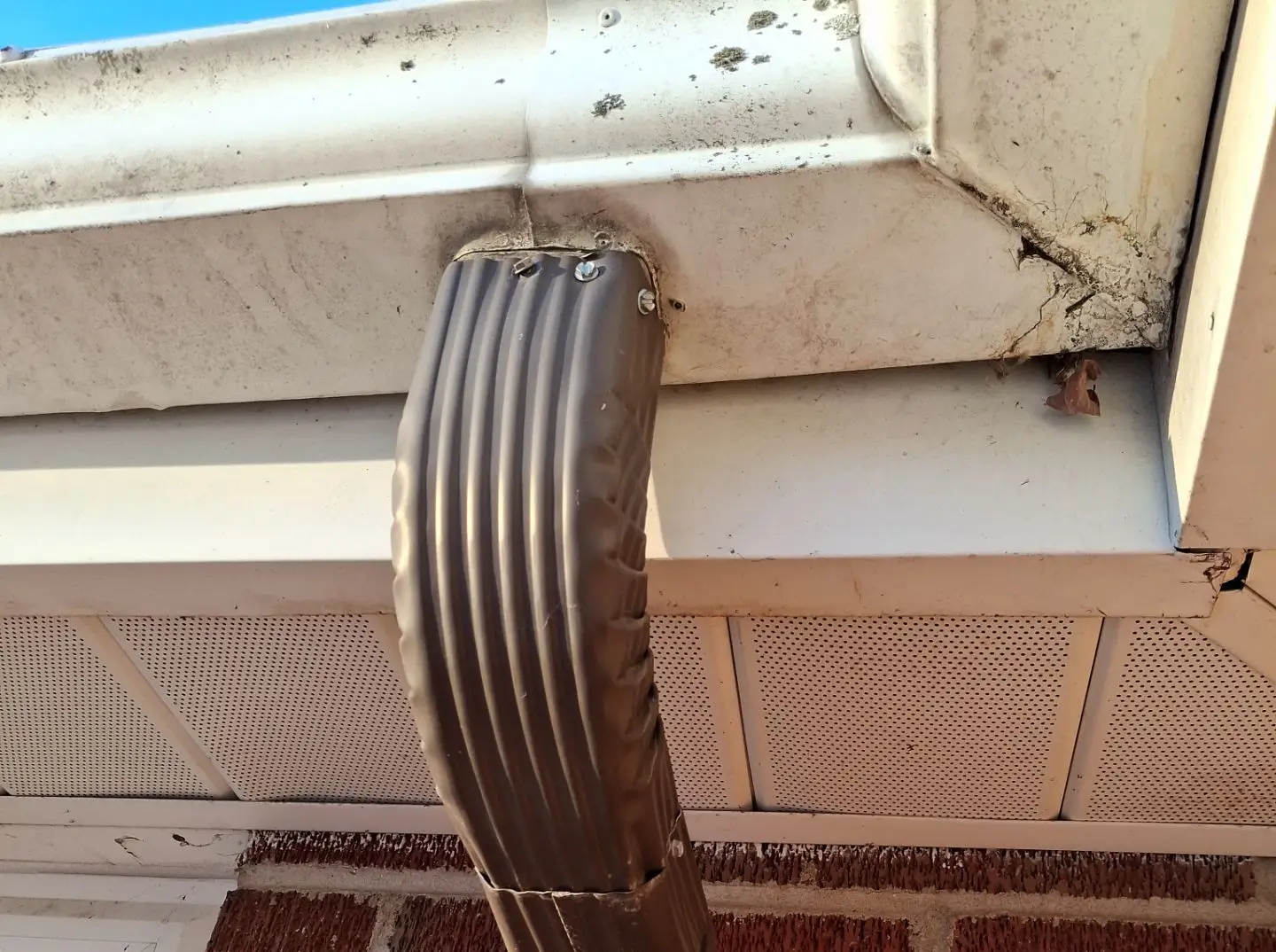 DIY How to repair soffit and fascia | Masterpiece Roofing
